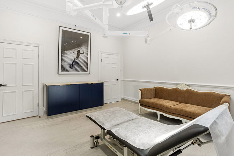 Dr Adrian Brooks | Specialist Plastic Surgeon | Perth